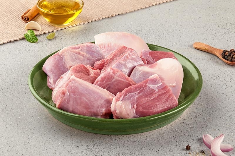 Premium Free-Range Mutton Shoulder - Curry Cut : Buy online ...