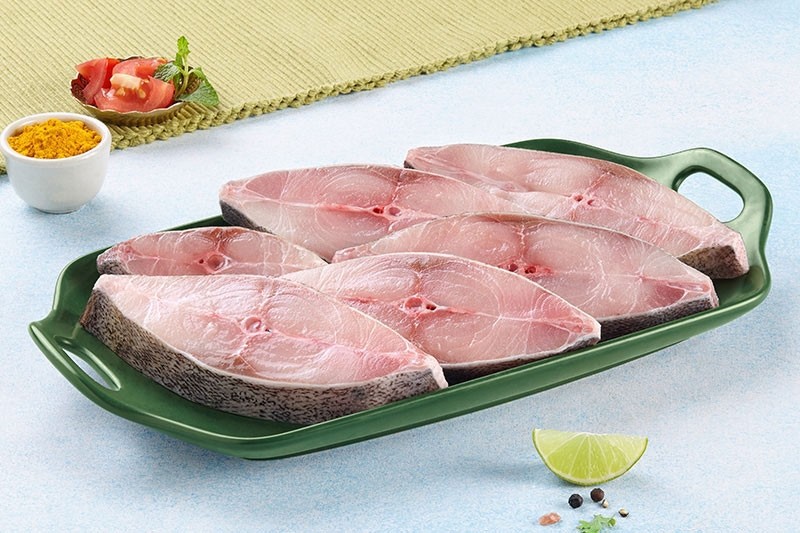 Black Pomfret / Karutha Avoli / Halwa Fish (700g to 3kg) - Steaks (480g ...