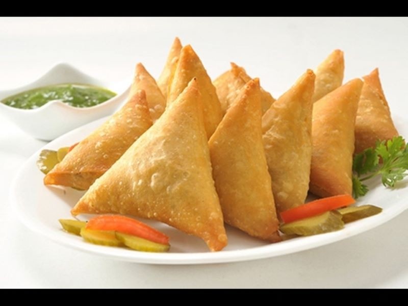 Potato Samosas - Pack of 6 : Buy online | freshtohome.com