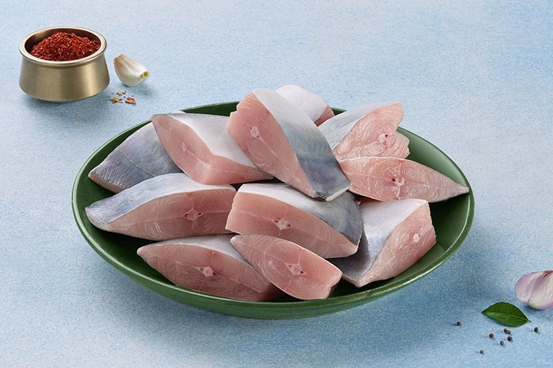 Silver Pomfret / Avoli (200g to 300g) - Curry cut : Buy online ...