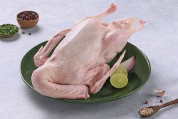 Vigova Duck (Vietnam Variety White Peking Duck, With Skin) : Buy online ...