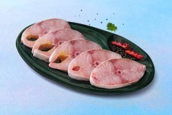 Indian Salmon / Vazhmeen / Raavas / Rawas / Gurjali/ গুরজালি (Large ...