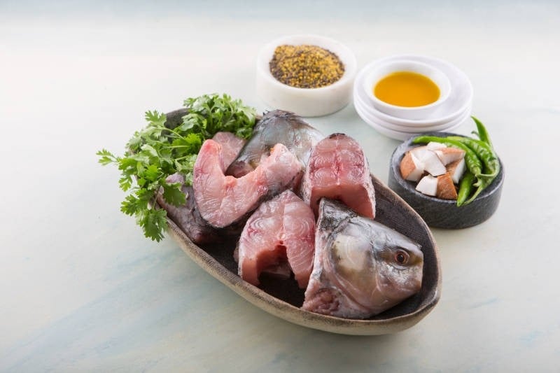 Catla (700g to 950g) - Bengali Cut with Head (480g to 500g Pack) : Buy ...