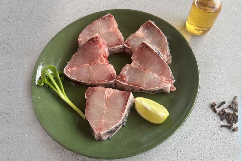 Catla (2kg to 3.5kg) - Gada Cut (1 Pack, 330g to 350g) : Buy online ...