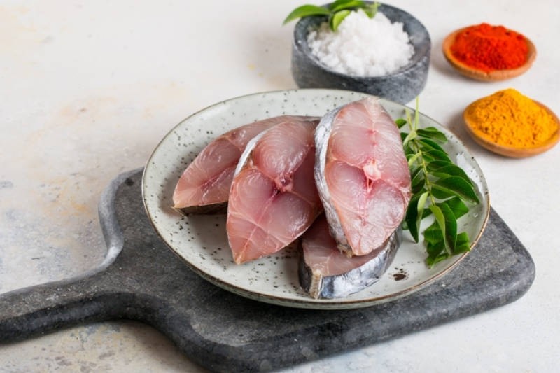 Premium Cochin Seer Fish/Surmai/Neymeen : Buy online | freshtohome.com